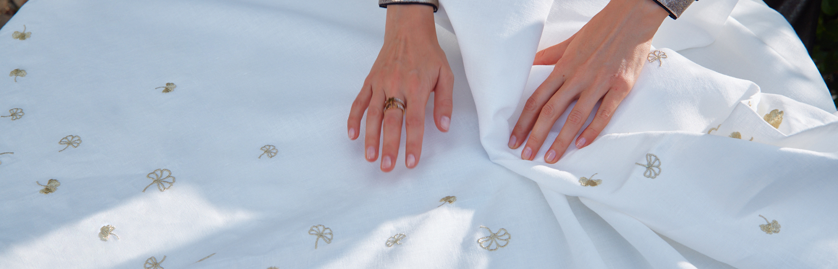 TRUFFLE BEE - manufacturer of unique luxury table textiles.