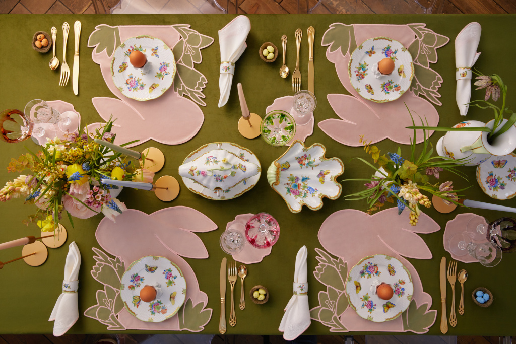 Italian table setting photos and pictures in high resolution