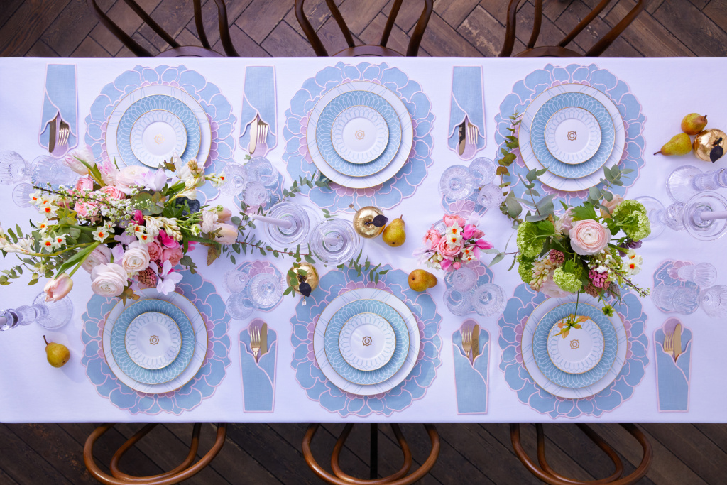 Rules for setting a table in Italian style